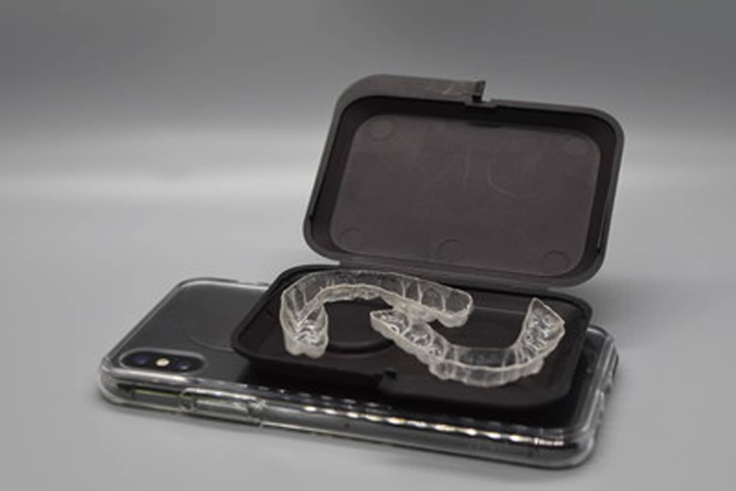 SmileSaver Aligner/Retainer Smartphone Case Receives Patent ...